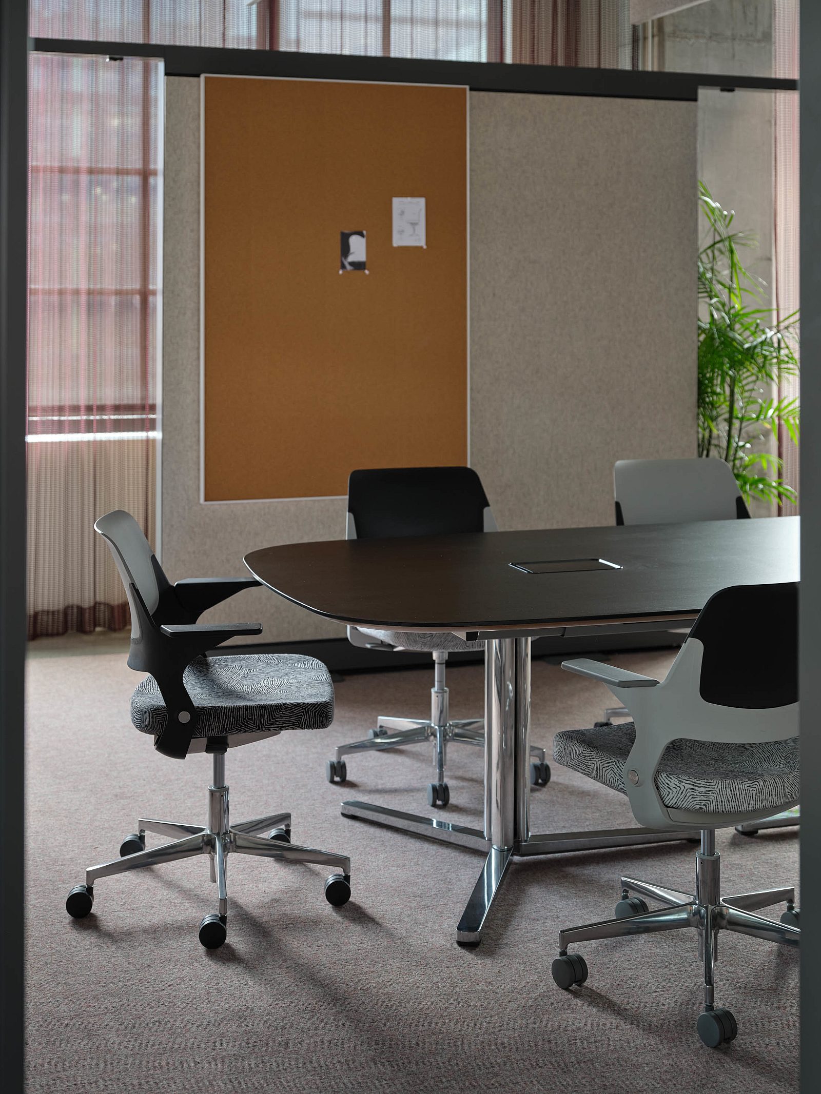 OfficeWorks | Islands Collection by Knoll® MX-Base